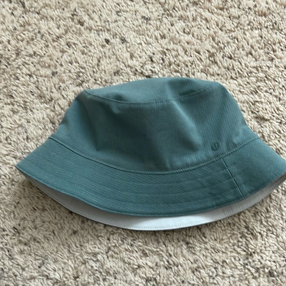 lululemon athletica | Accessories | Lululemon Reversible Bucket Hat ...